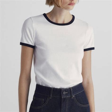 Футболка — ціна 1100 грн у каталозі Футболки Купити жіночі речі за доступною ціною на Шафі