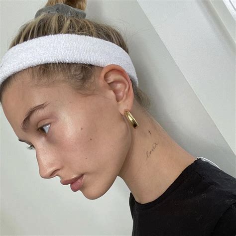 Tattoo Ideas For Women Neck