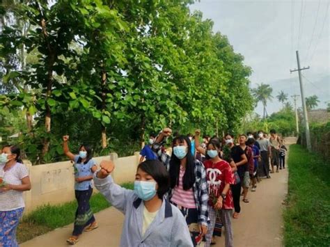 ရွှေနွယ်သွေး လူထု သပိတ် စစ်ကြောင်းက ဖက်ဆစ် စစ်တပ် တော်လှန်ရေး ချီတက် ဆန္ဒပြ Khit Thit Media