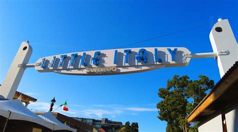 Art Walk In Little Italy San Diego California Free Outdoor Art Event