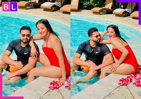 Monalisa And Vikrant Singh Rajpoot Bold Pose In Swimming Pool मोनालिसा और विक्रांत सिंह राजपूत