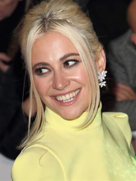 Pixie Lott Attends 2020 National Television Awards At O2 Arena In London 01 28 2020 5 Lacelebs Co