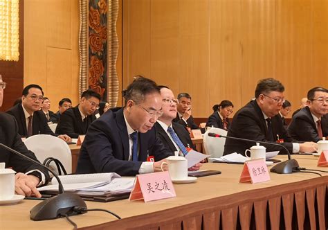 全国人大代表、武汉纺织大学校长徐卫林在2025年全国 两会”上履职尽责 武汉纺织大学新闻文化网