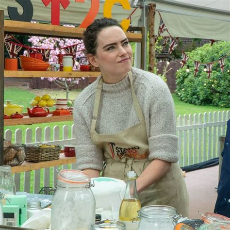 𝓓𝓪𝓲𝓼𝔂 𝓡𝓲𝓭𝓵𝓮𝔂 Daisy Ridley Overalls Daisy Ridley Wedding Star Wars