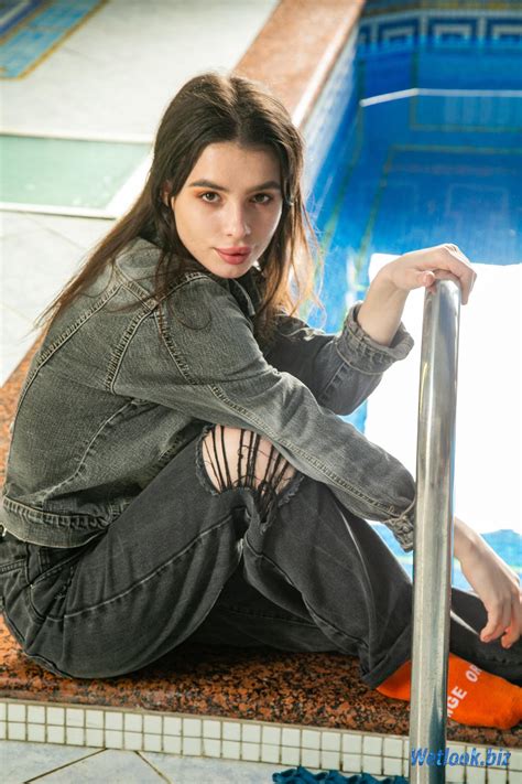 Wetlook Girl In Denim Gets Wet In The Big Pool R Wetandmessy