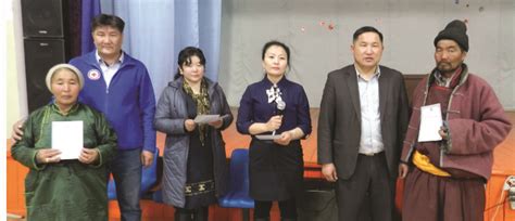 Монголын Улаан загалмайн нийгэмлэг манай аймгийн 8 сумын 280 өрхөд 245 мянган төгрөгийн бэлэн