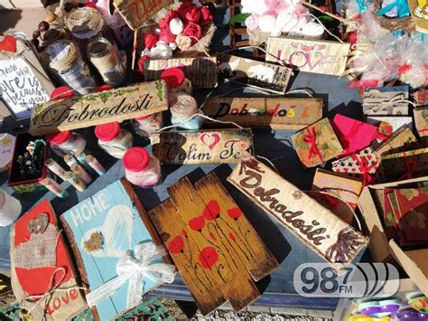 ДАНАС И СУТРА ПРОДАЈНА ИЗЛОЖБА РАДОВА КОРИСНИКА ДНЕВНОГ БОРАВКА Radio Dunav