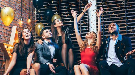 Crowdstrike Ipo Inphi Stock Win Amazon Stock At Buy Point Stock Of