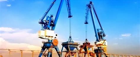 Level Luffing Cranes