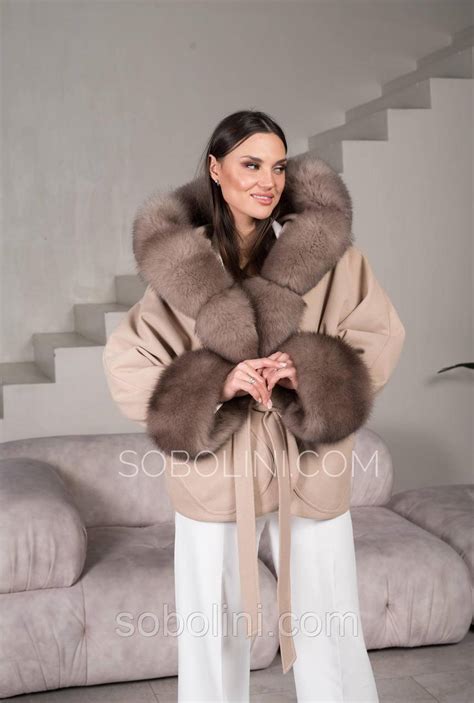 Пальто оверсайз капюшон хутро песця продаж ціна у Києві Жіночі пальта від Хутряна фабрика