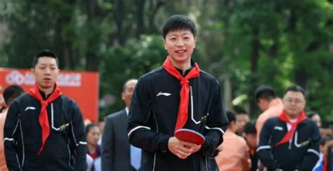 马龙感人发言！经历伤病失败仍坚持到底：靠的是爱国情怀与拼搏精神 腾讯新闻