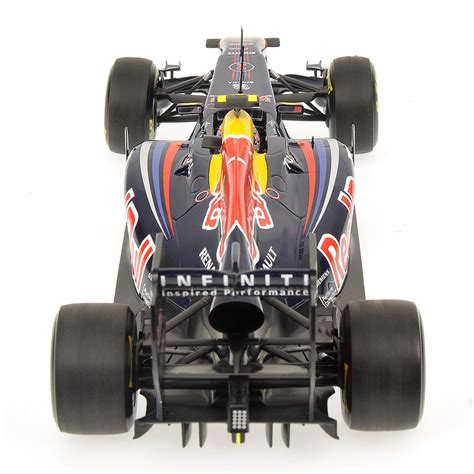 Red Bull Rb7 Nº 2 Mark Webber 2011 Minichamps 110110002 1 18