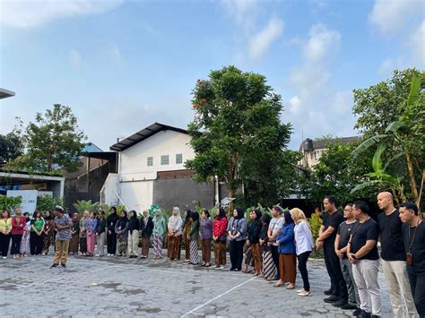 Jttc Adakan Fun Game Untuk Membangun Capacity Building Karyawan Jogja Tourism Training Center