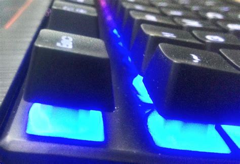 Creative World Review Keyboard Lokai R 260 Suspension Type