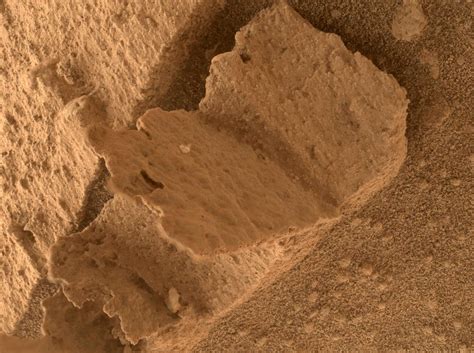 A Novel” Discovery Nasas Curiosity Rover Finds A Book Like Rock On Mars
