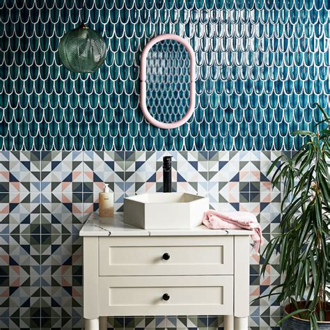 6 Interesting Wall Tile Ideas For Small Bathrooms Interiora
