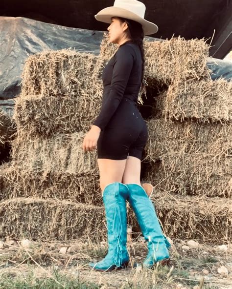 Vazquez Nohe Himeenohe • Instagram Photos And Videos