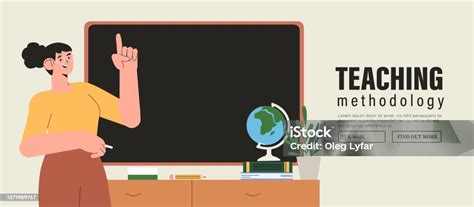 교실에서 여성 교사 학습 고급 트랜니닝 또는 교육 방법론 개념 학교 선생님은 교실의 칠판에 서 있습니다 강의를 가르치는 강사 칠판 교수 교습에 대한 스톡 벡터 아트 및 기타