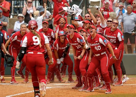 Oklahoma Softball Sets Ncaa Record Beats Clemson In Super Regionals