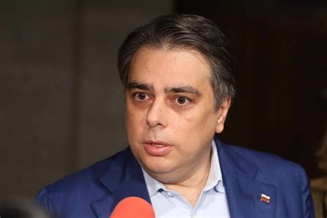 Асен Василев обвини Борисов в лъжа ПП ДБ гласуваха против вдигане на заплатите в МВР