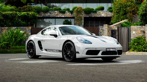 Porsche 718 Vs Porsche 911 Comparison Carexpert