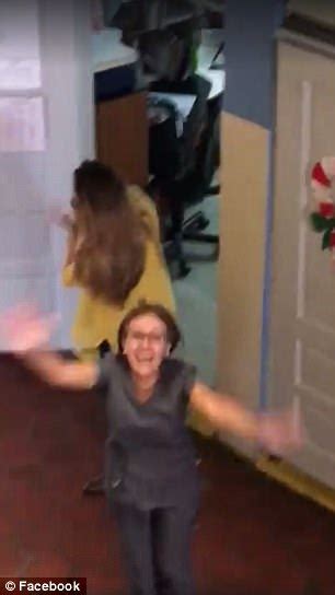 Puerto Rico School All Cheers As Lights On After Days Daily Mail Online