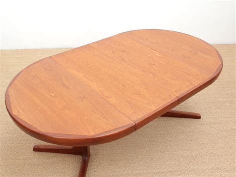 Mid Century Modern Scandinavian Cirular Dining Table In Teak By Kofod Larsen Galerie Møbler