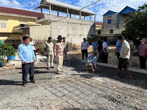 ប្រជាពលរដ្ឋក្នុងសង្កាត់ចោមចៅទី៣ទទួលបានផ្លូវបេតុងមួយខ្សែ សារព័ត៌មាន នគរវត្ត