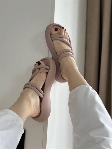 Шльопанці — ціна 960 грн у каталозі Шльопанці Купити жіночі речі за доступною ціною на Шафі