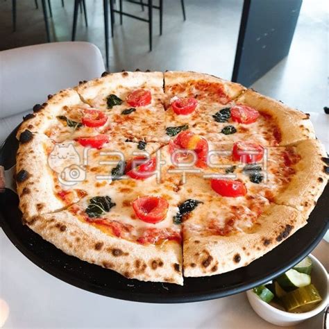 피자 음식 Pizza 패스트푸드 Food 사진이미지일러스트캘리그라피 Serratonine작가