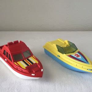 Tootsie Toy Plastic Boats Cabin Cruiser Speedboat 1960s 1970s Water