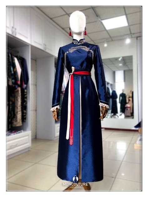 Эмэгтэй гоёлын дээл