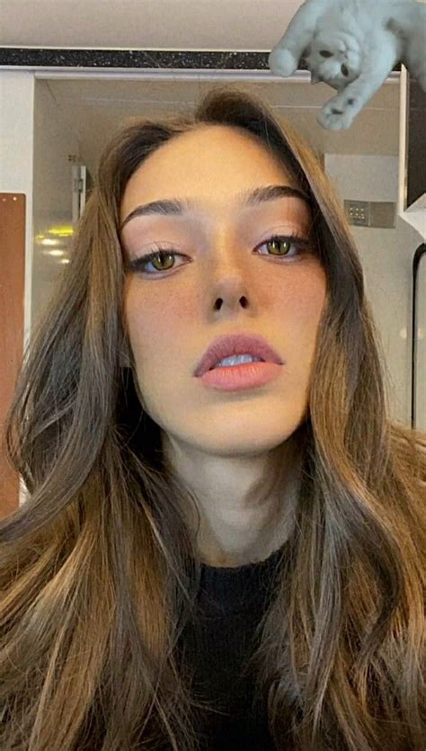 Turkish Actors Discover 45 Dilan Cicek Deniz Ideas Actresses