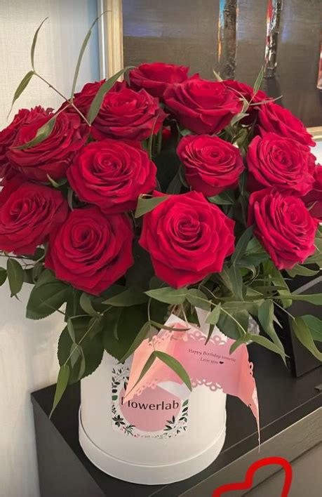 ყვავილების ულამაზესი თაიგულები და თბილი მილოცვა სოფო ნიჟარაძე ახალ ფოტოებს აქვეყნებს რადიო