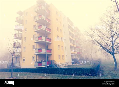 Nuit Brouillard Ville Pluits Banque De Photographies Et Dimages à