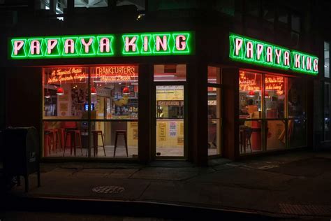 Papaya King Reopens At New Upper East Side Location
