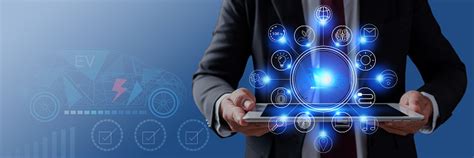 인간과 세계를 제어 저장 및 보호하기 위해 높은 아이콘 기술을 가진 Ev 또는 전기 자동차 태블릿에서 사람이 제어하는 로봇 모터 개념에 대한 스톡 사진 및 기타 이미지