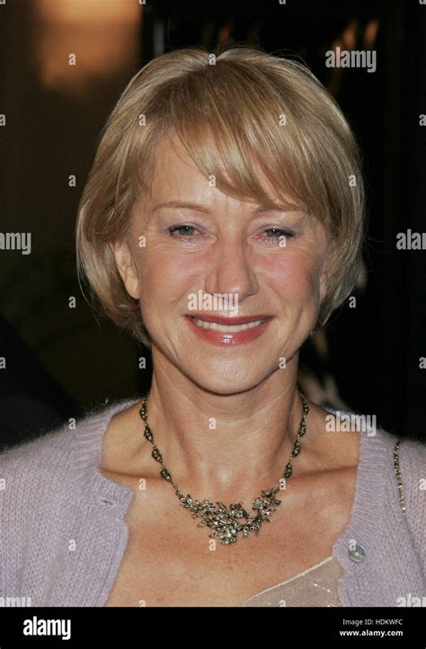 Britische Schauspielerin Helen Mirren Fotos Und Bildmaterial In Hoher