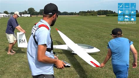 Js3 Rapture 50 1 2 Remec Design Gernot Bruckmann Rc Glider Aerobatic Airshow Flight Youtube