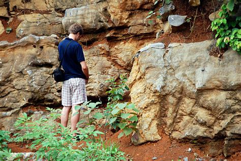 260 Men Peeing Outside Fotografías De Stock Fotos E Imágenes Libres
