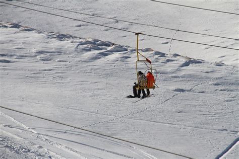 بازگشایی رسمی پیست اسکی دیزین تاخیر 45 روزه در افتتاح پیست طرفداری