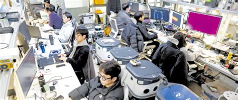 Ai 스타트업은 지금 개발자 채용 전쟁리벨리온·뉴빌리티 직원 수 3배 급증 한국경제