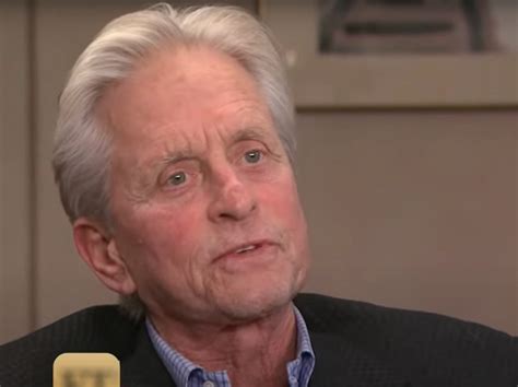 МАЈКЛ ДАГЛАС НЕПРЕПОЗНАТЉИВ Обожаваоци у чуду због снимка из Париза ВИДЕО