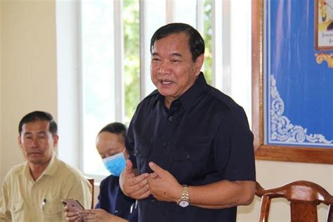 លោក ប្រាក់ សុខុន ជួបសំណេះសំណាលជាមួយកងកម្លាំងបោសសម្អាតមីននិងយុទ្ធភ័ណ្ឌមិនទាន់ផ្ទុះ នគរដ្រេហ្គន