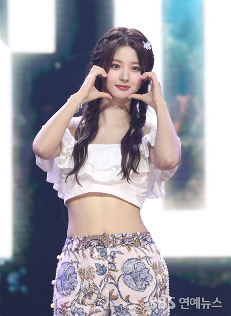 [e포토] 엔믹스 설윤 러블리 애교로 팬심 앙