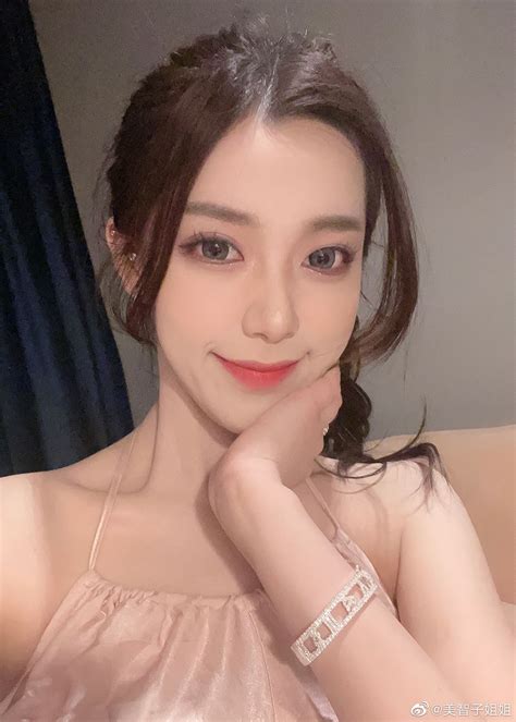 Cấm khán giả xem kênh vì bị chỉ ra nhan sắc kém tự nhiên nữ streamer khiến CĐM không khỏi giận