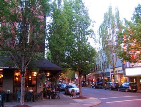 Downtown Mcminnville Parade Magazine Main Street Main Street Usa