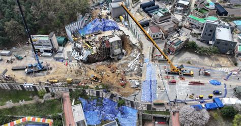 [속보] 경찰·노동부 신안산선 붕괴사고 관련 포스코이앤씨 압수수색