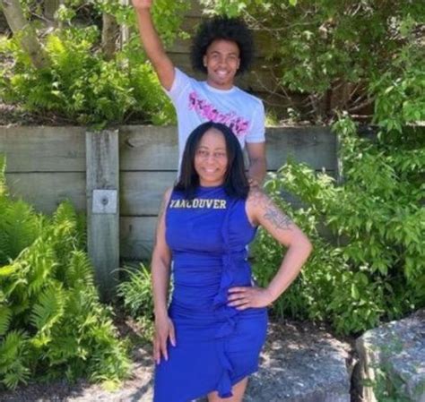 Eli Unique Age Bio Wiki Net Worth Girlfriend Eisha