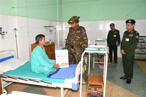 ပြင်ဦးလွင်မြို့ရှိ တပ်မတော်ဆေးရုံ၌ တက်ရောက်ဆေးကုသမှုခံယူနေသူများအား ကြည့်ရှုအားပေး နေပြည်တော